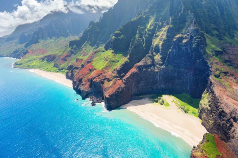 12 Hawaiian Landmarks You Can't Miss!