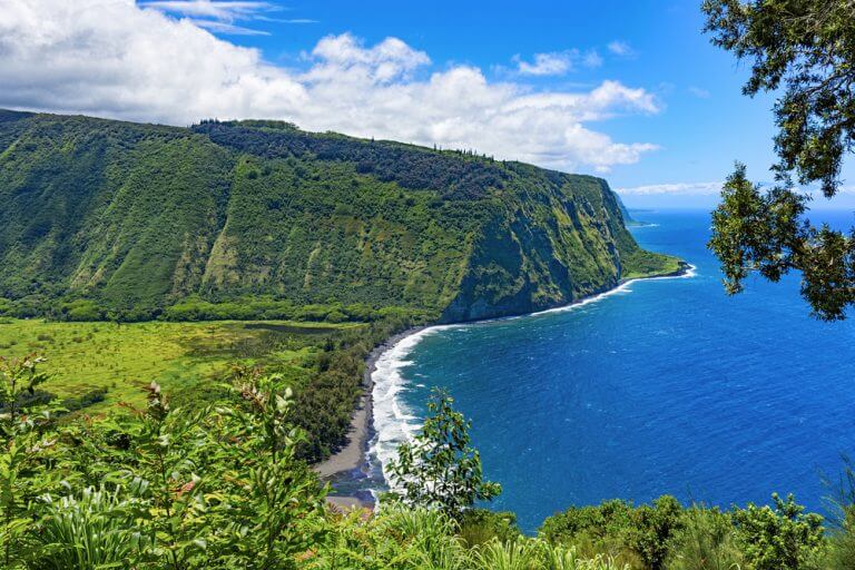 12 Hawaiian Landmarks You Can't Miss!