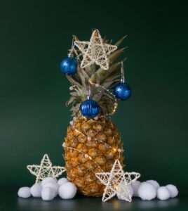 Easy Ways to Host a Tropical Christmas Luau Party This Year