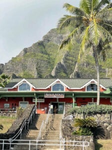 15 Things to Know Before Visiting Kualoa Ranch on Oahu (2023)