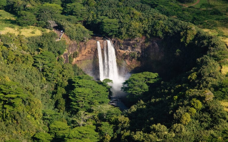 What Makes Hawaii in the Fall a Perfect Family Getaway? (2024)